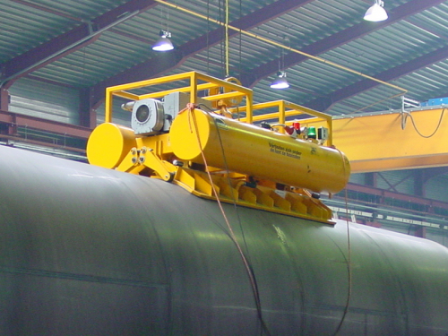 Vacuum manipulators for pipe handling - lifting the pipes in a ...