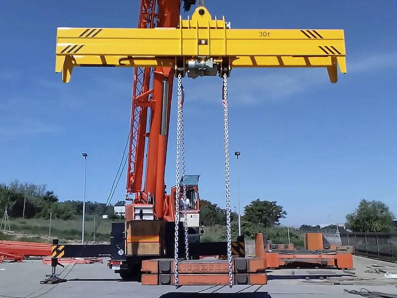 Rotating lifting beam for turning heavy loads | Conncept.cz